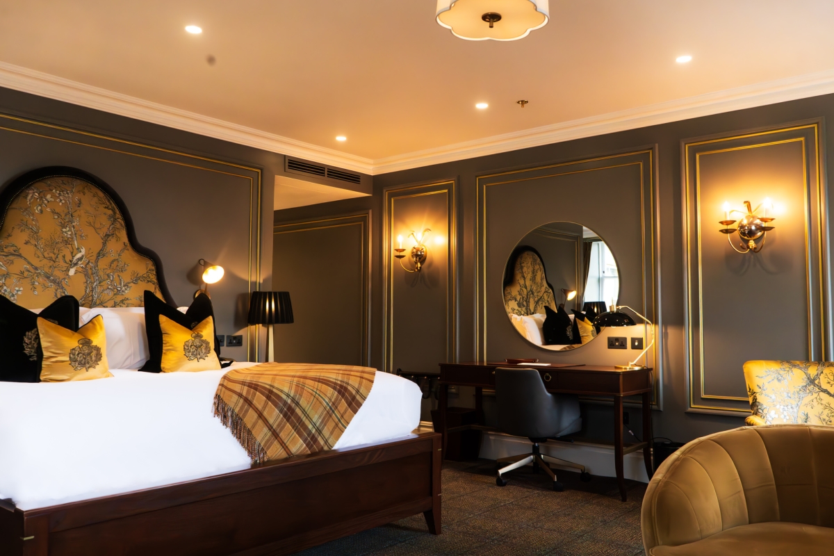 Loch View Suite Auld House | Cameron House Resort & Lodges